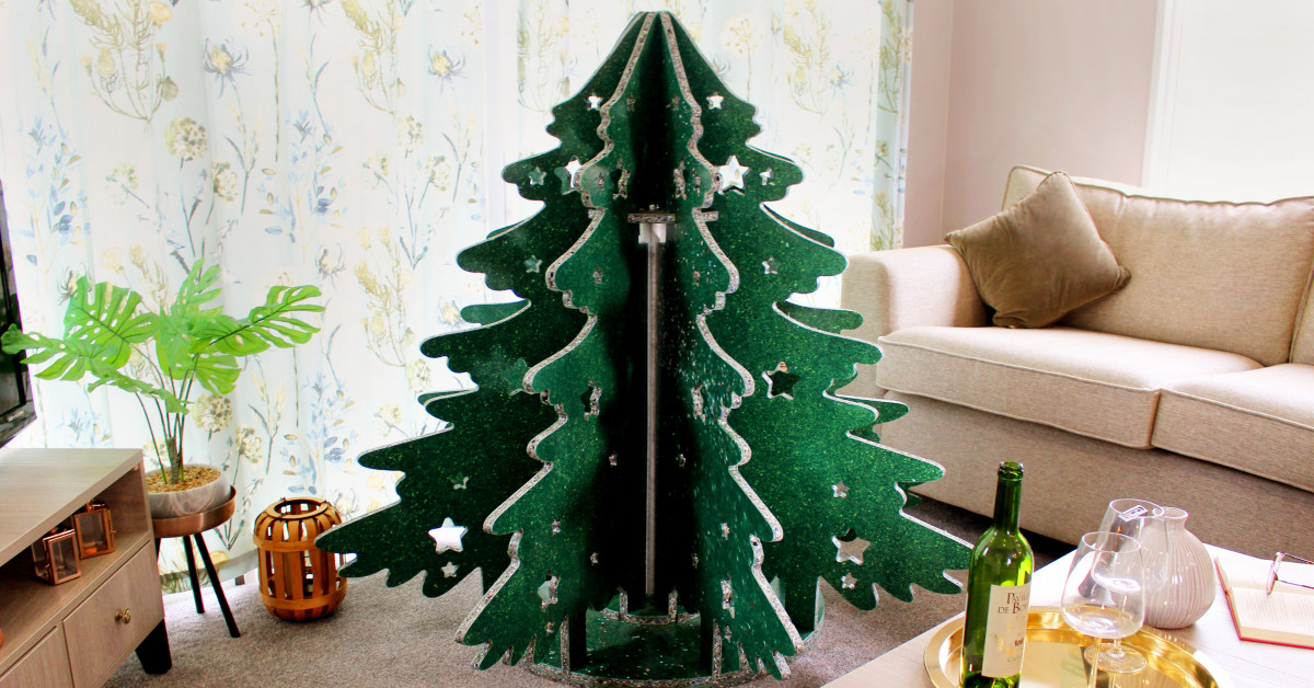 The worlds first beach waste Christmas tree | Business News